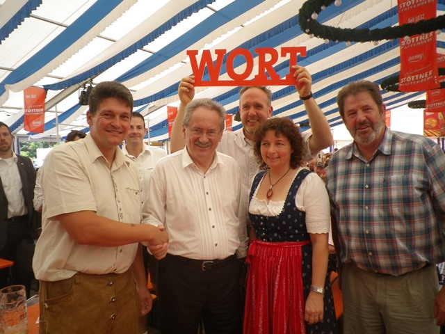 Christian Ude gratuliert Peter Forstner - SPD Neufahrn